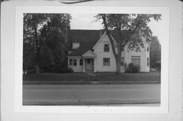 211 CENTER ST | Property Record | Wisconsin Historical Society