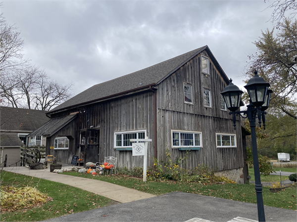 17700 W CAPITOL DR | Property Record | Wisconsin Historical Society