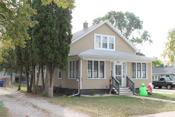 301 OAK GROVE AVE | Property Record | Wisconsin Historical Society