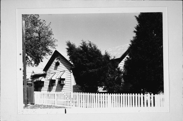 2511 S HOWELL AVE | Property Record | Wisconsin Historical Society