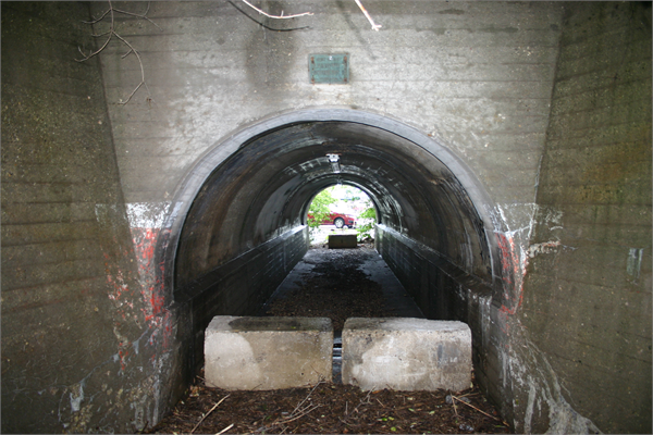 1901 N MAYFAIR RD at railroad tracks to west | Property Record ...