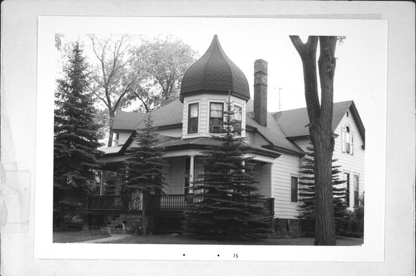901 CHAPPLE AVE | Property Record | Wisconsin Historical Society